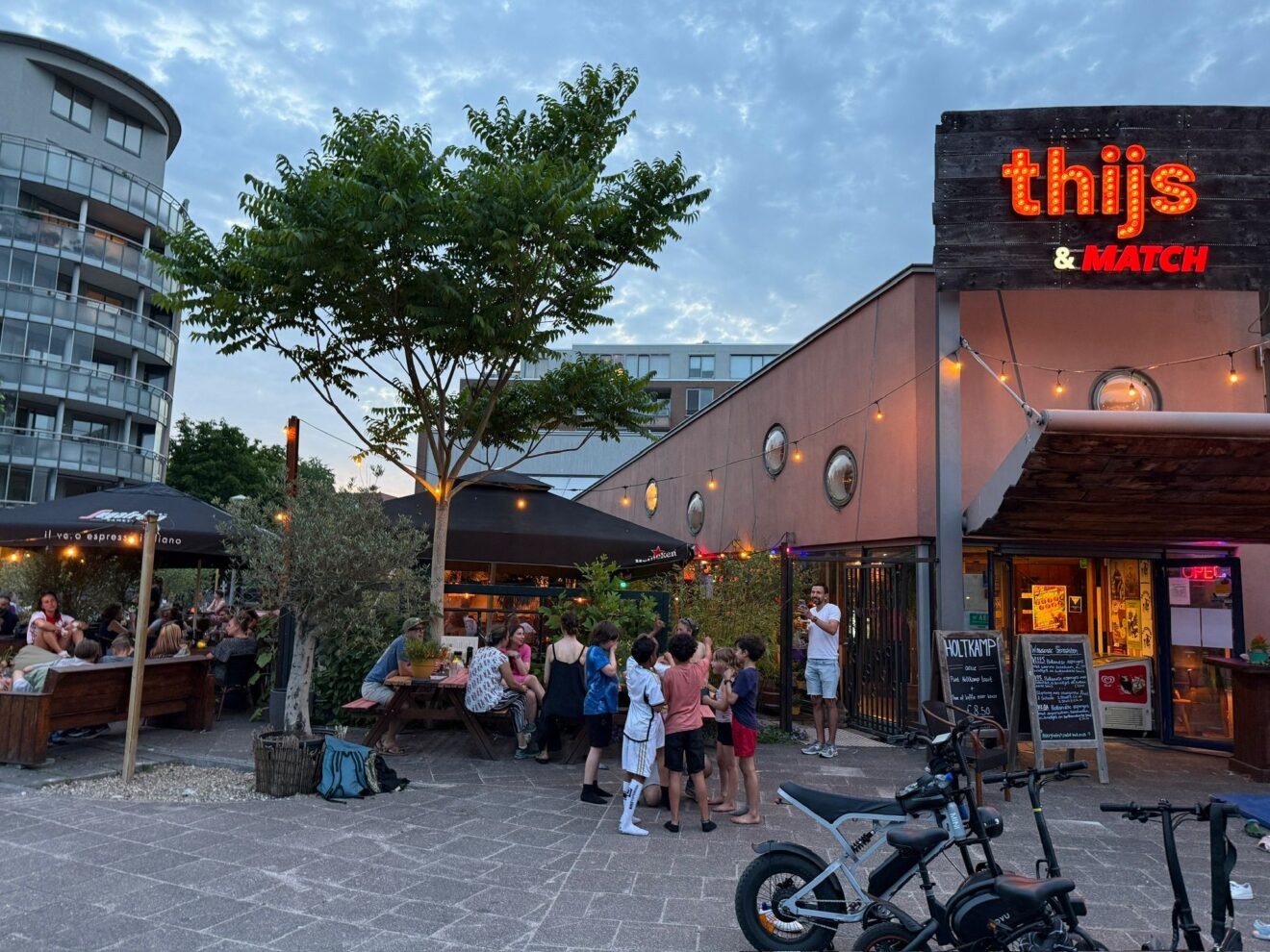 HOME - Eetcafe Thijs